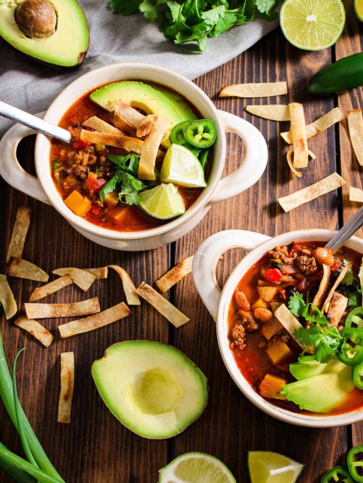 Cozy Butternut Squash & Black Bean Chili (Vegan-Friendly Option ...