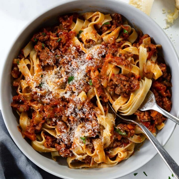 Easy Ragù Alla Bolognese - Pass Me Some Tasty